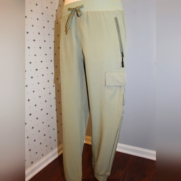 Source Unknown | Pants & Jumpsuits | Cargo Pants For Hiking Medium Sage ...